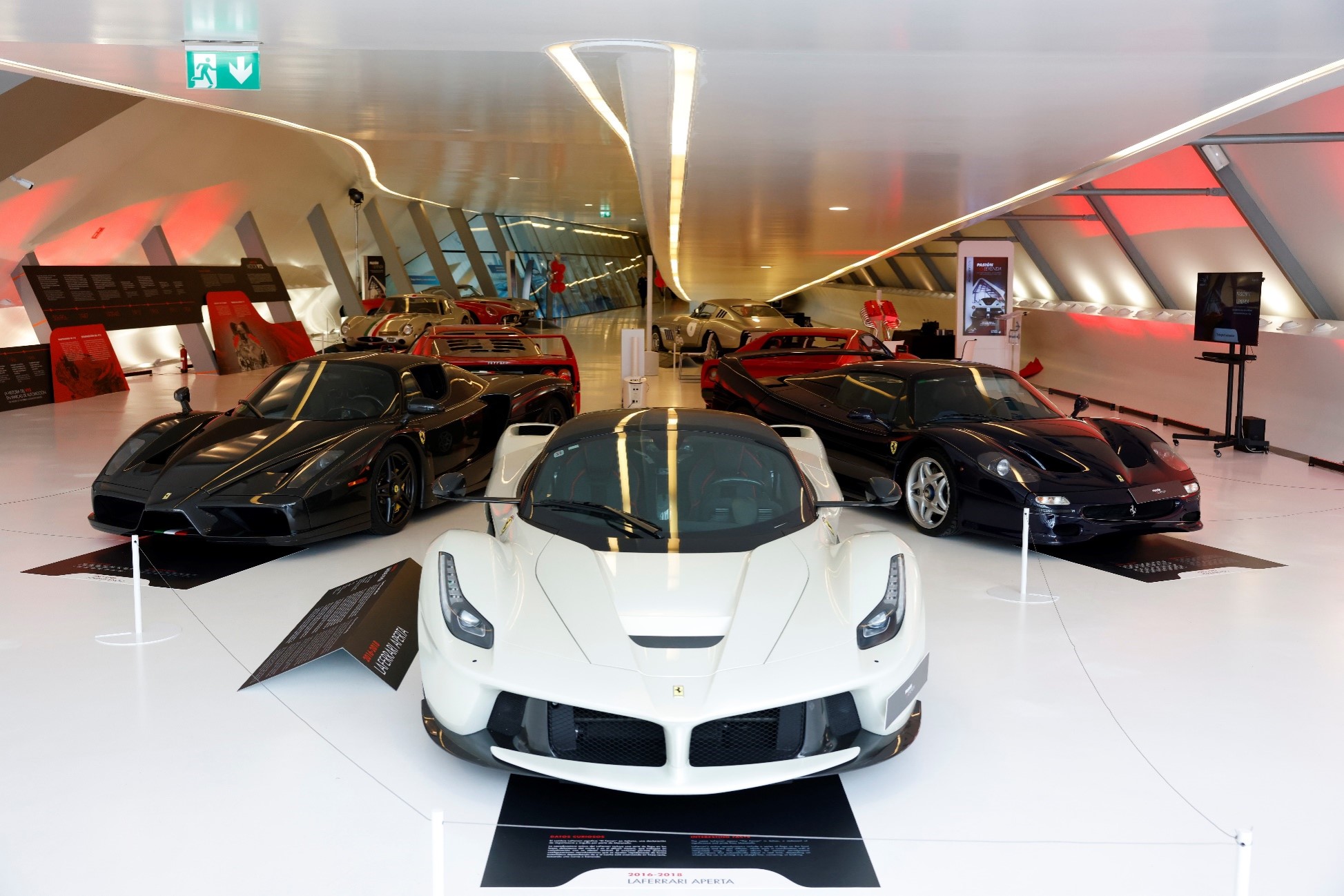 Una exposición reúne los Ferrari más icónicos de ayer y hoy en Zaragoza ...